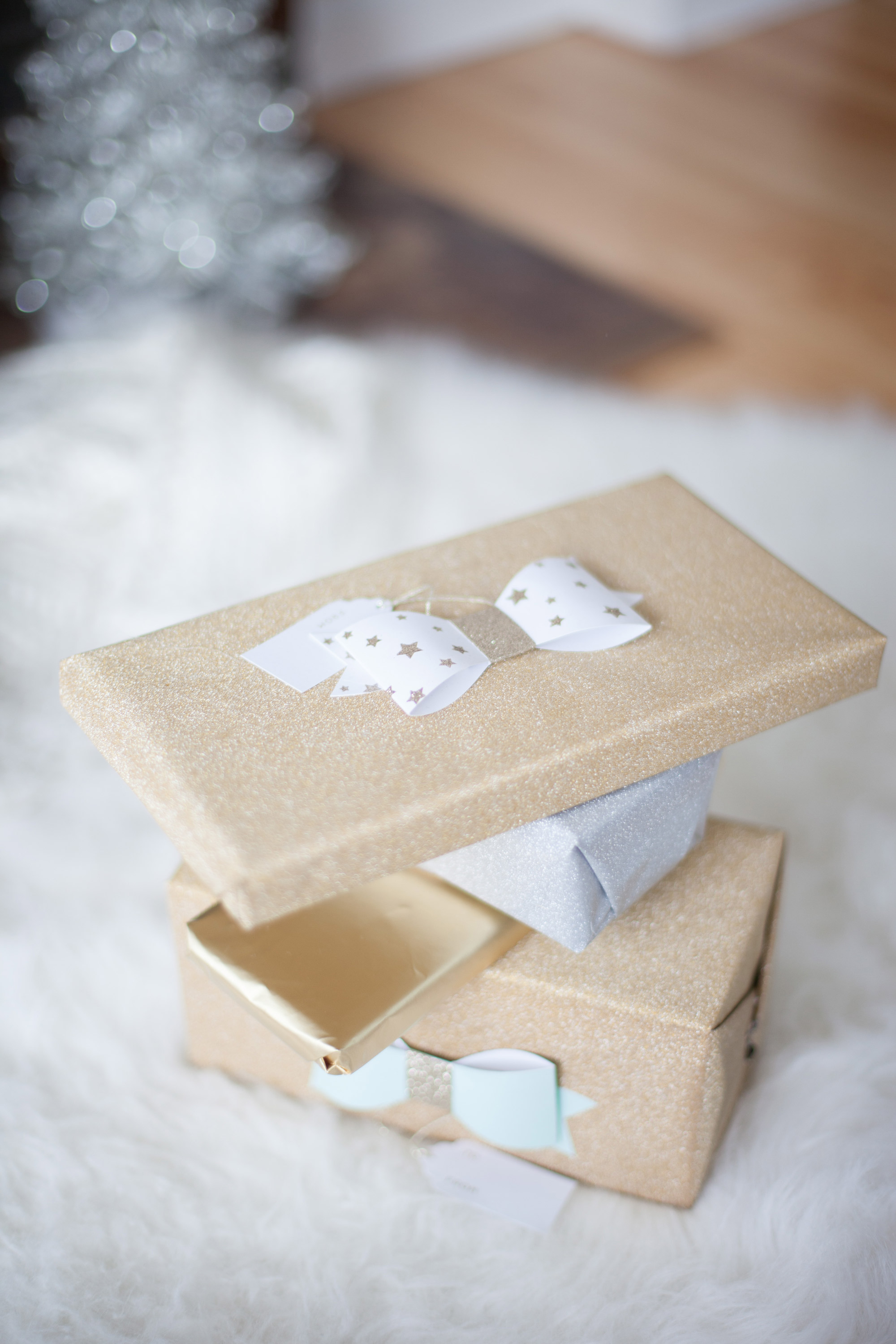 Unique Holiday Gift Ideas - Alicia Fashionista Unique Holiday Gift Ideas - Alicia Fashionista